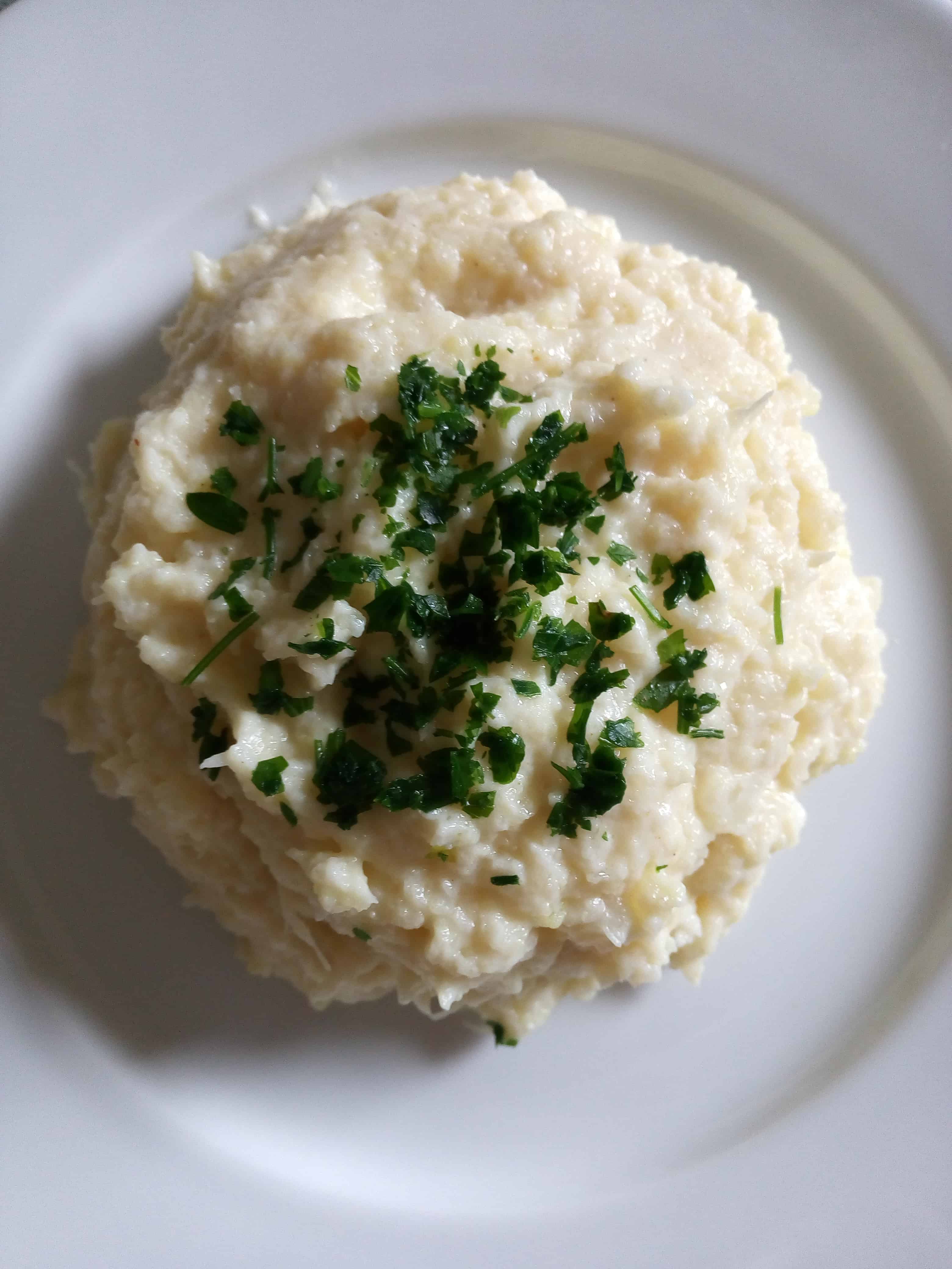 LOW CARB CAULIFLOWER MASH