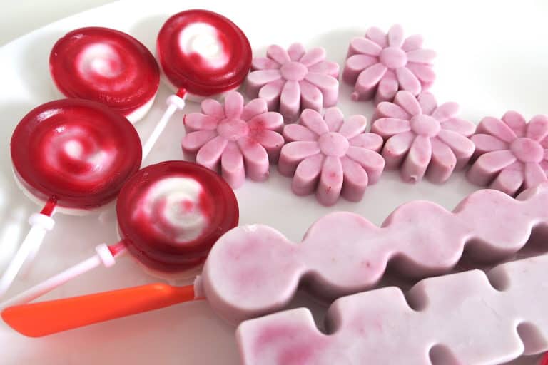 Sugar Free Raspberry Coconut Ice Lollies - Queen Keto