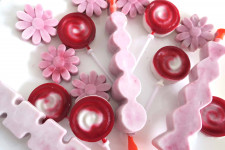 Sugar Free Raspberry Coconut Ice Lollies - Queen Keto