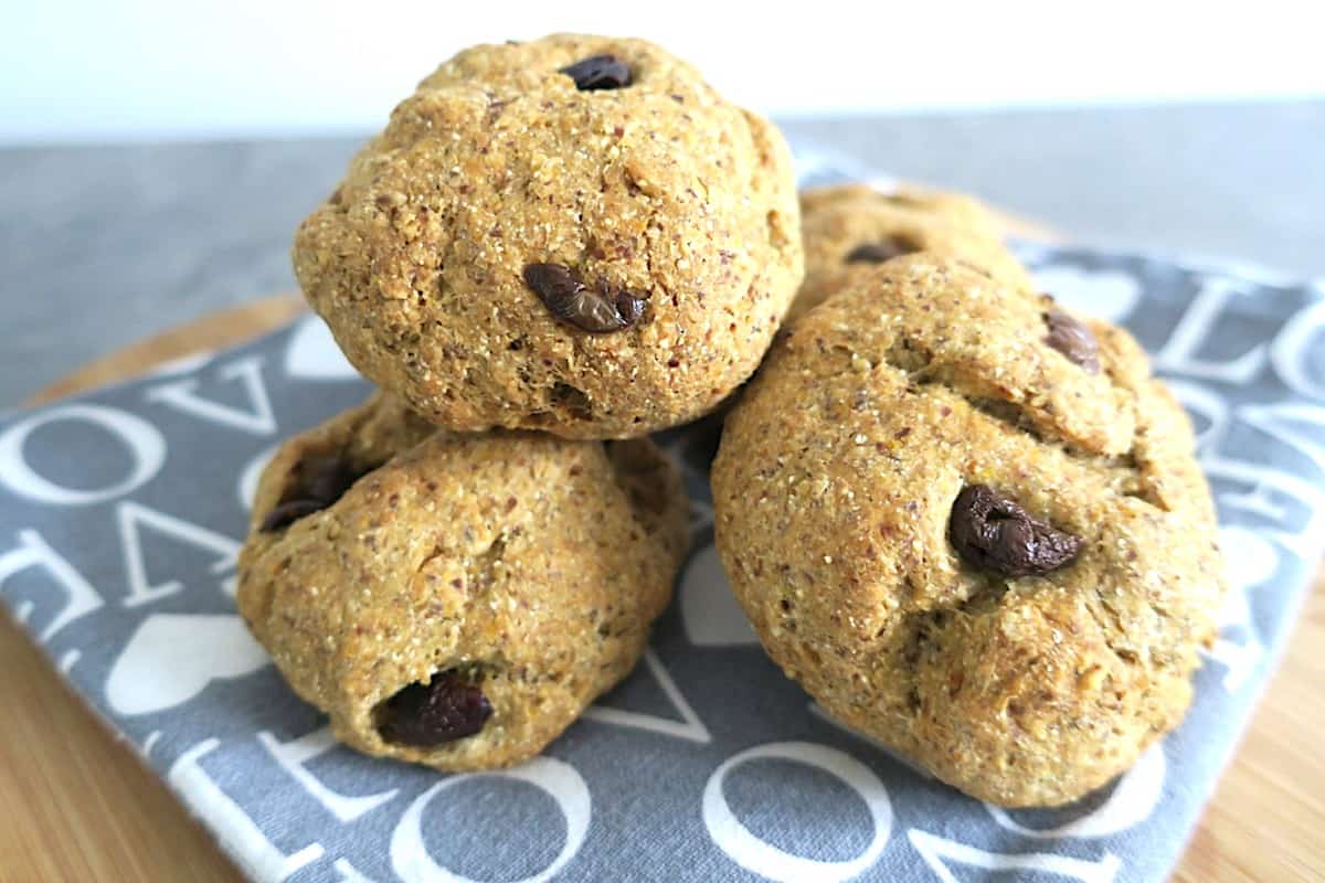 Fiberflour Low Carb Olive Bread Buns - Queen Keto