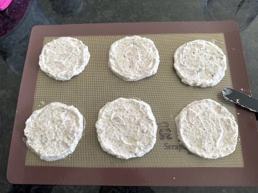 Zero-Carb Pecan Dacquoise Biscuits - Queen Keto