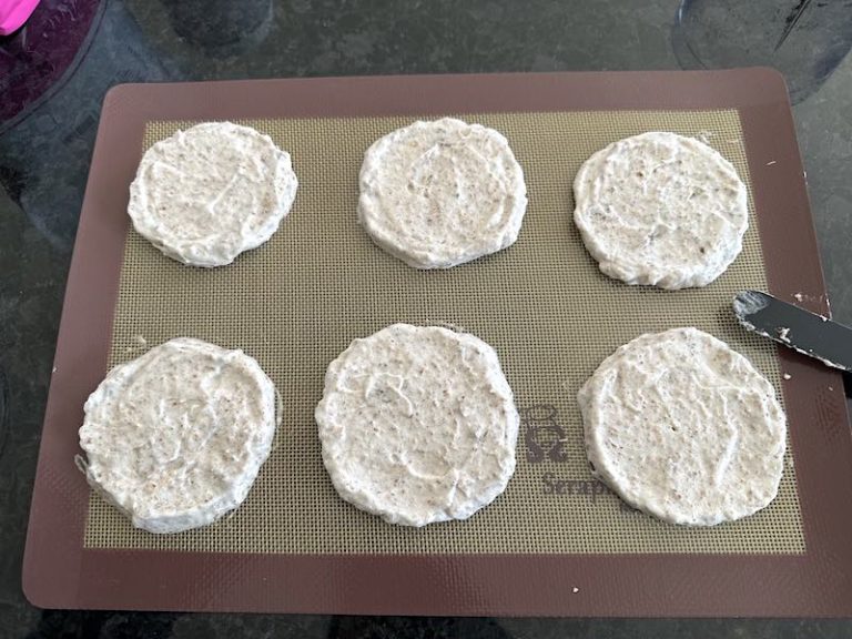 Zero-Carb Pecan Dacquoise Biscuits - Queen Keto