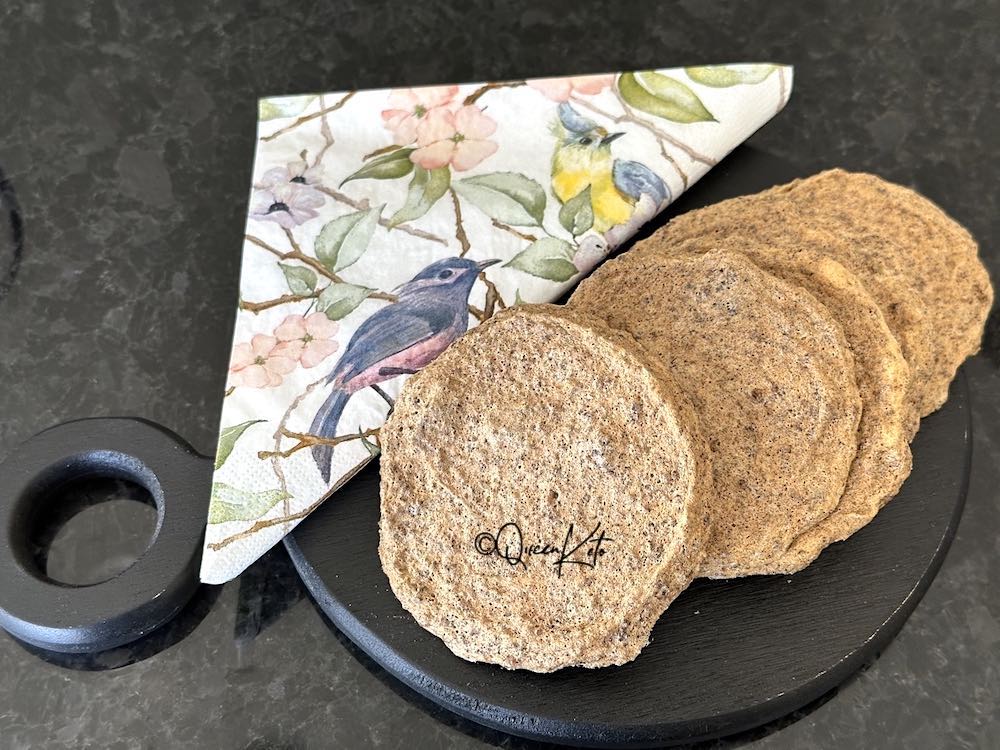 Zero-Carb Pecan Dacquoise Biscuits - Queen Keto