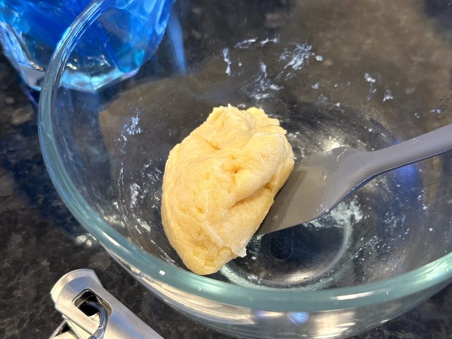 Keto Italian Bignè (Choux Puffs) - Queen Keto